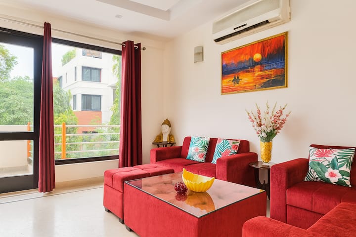 Sts: Comfortable 3bhk Metro 100m East-of-kailash - New Delhi