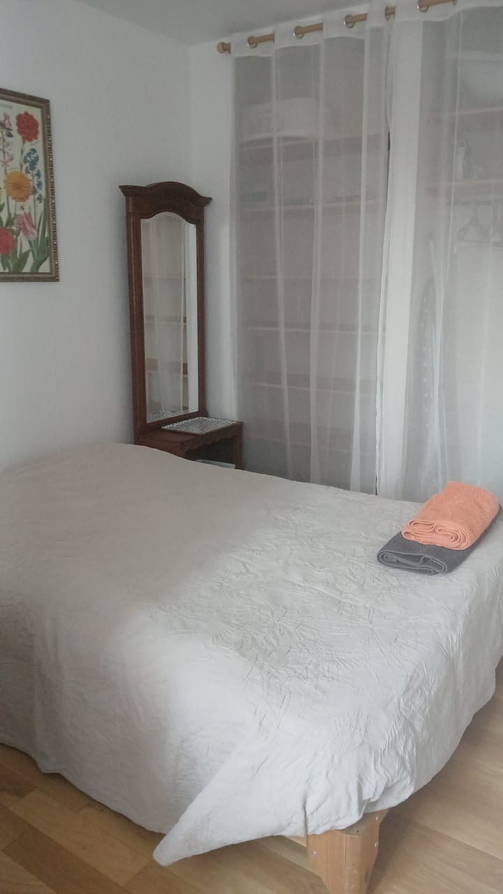 Chambre Chez Anna. St Germain En Laye 1h00 Paris - Saint-Germain-en-Laye