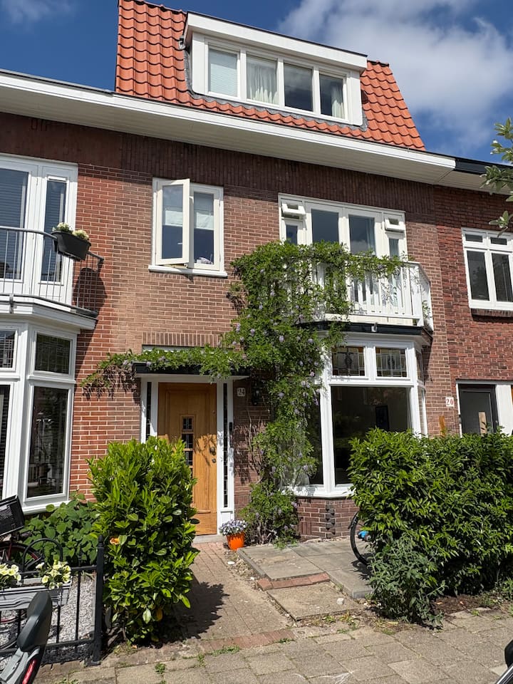 Gezinswoning In Haarlem Vlakbij Het Strand - Zandvoort