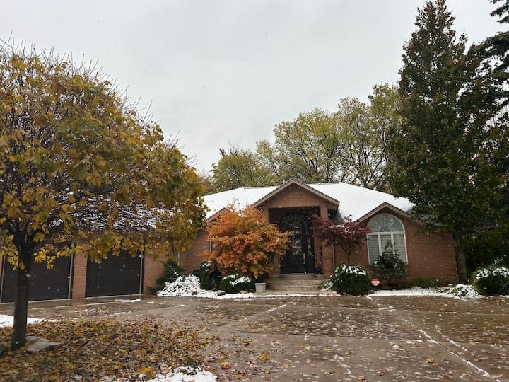 “Evergreen Echo” Kingsville | Leamington | Home - Leamington