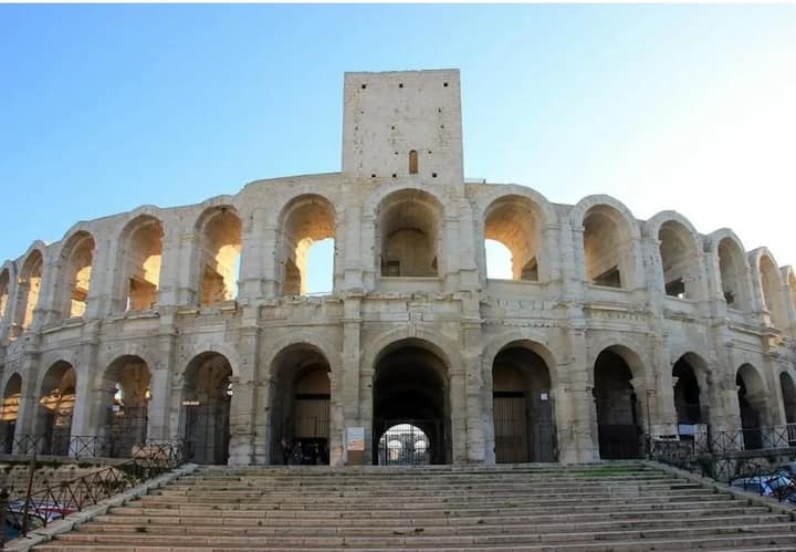 Charmant Appartement Piscine Au Pied Des Alpilles - Fontvieille