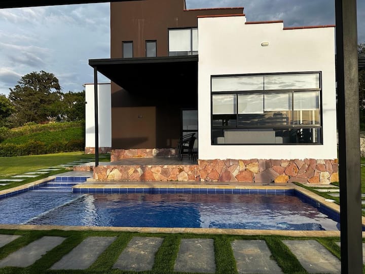 Amplia Villa Con Piscina Y Una Vista Espectacular - San Gil