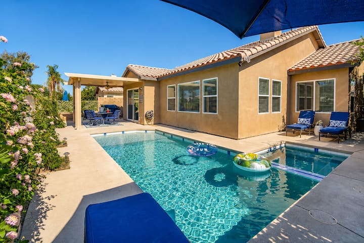 Desert Breeze 4bed/3bath W/ Casita *Pool/spa* - Indio, CA