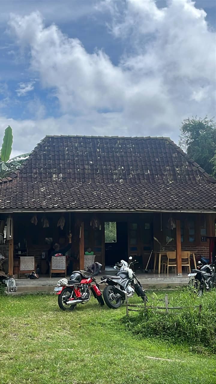 Rumah Limasan - Tugu