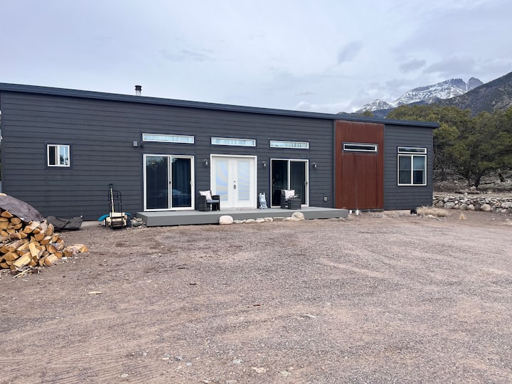 *Cozy Cabin* Mountain Retreat - Great Sand Dunes National Park and Preserve