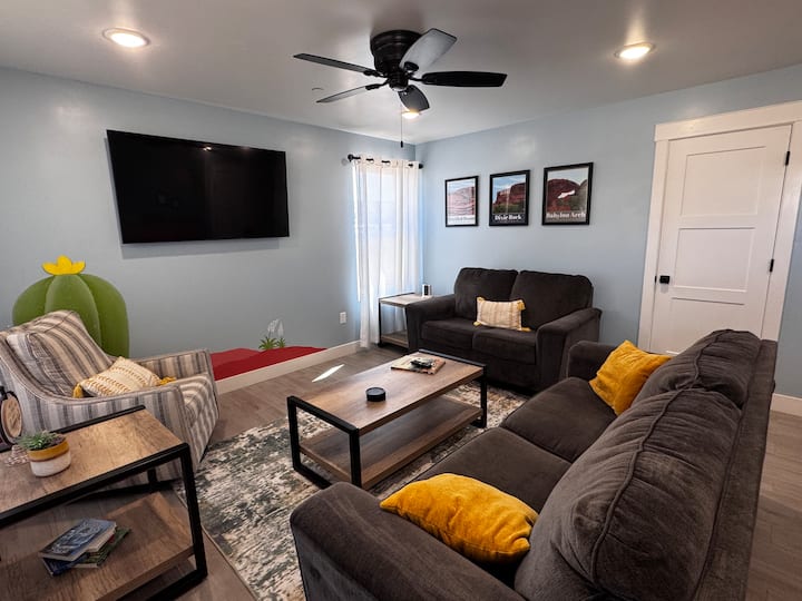 *Perfect Spring Getaway* Sun Catcher Cottage - Hurricane, UT