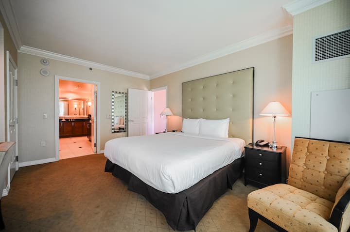Z45h 1bd/2ba W/balcony/full Kitchen/pool/gym - Las Vegas, NV