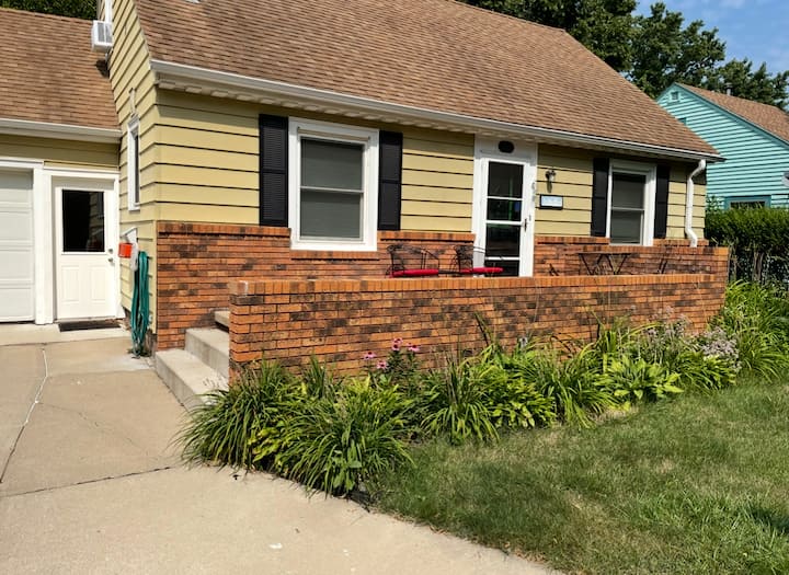 Spacious Family Home With Fenced Yard - Sioux City, IA