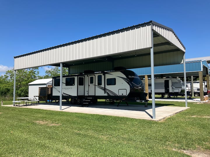 Private, Quiet Rv On Large Lot @ Crystal Beach. - Crystal Beach