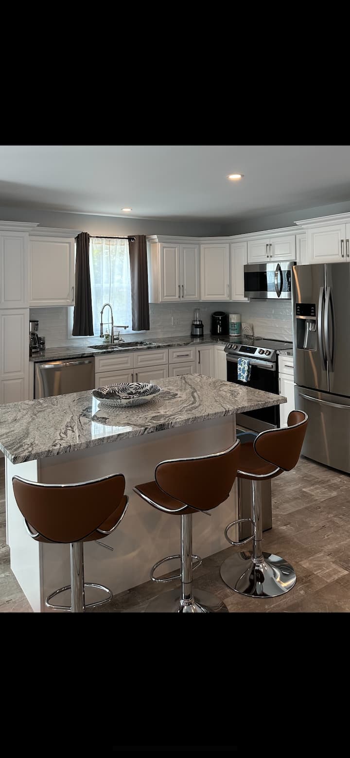 15 Min To Cavendish,new 3 Queen,private Pavilion - Prince Edward Island