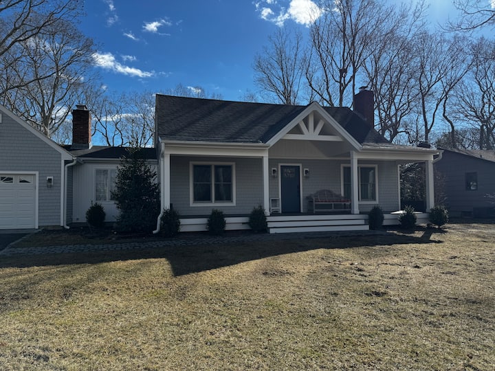 Walk To Beach!  Pool! Renovated 4 Bedroom 3 Baths - Mattituck, NY