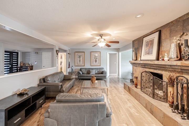 Home Sweet Home / Pool And Jacuzzi Available - Lake Las Vegas, NV