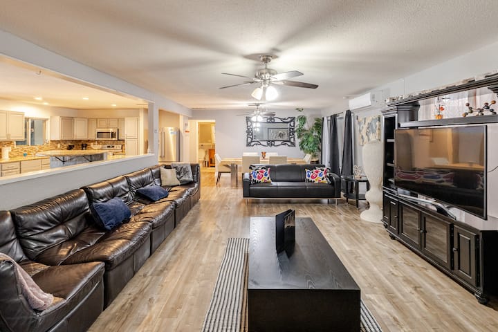 Home Sweet Home / Pool And Jacuzzi Available - Lake Las Vegas, NV