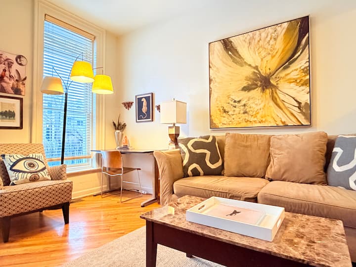 Charming Neighborhood 2br Apt! - Chicago, IL