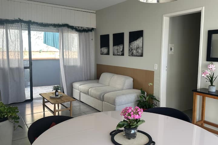 Casa Con Parrillero, Doble Garage - Zona Céntrica - Rivera