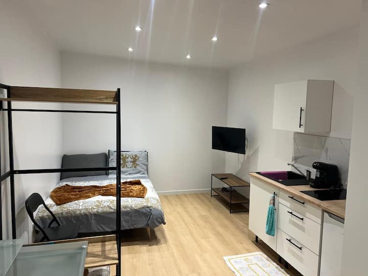 Studio Rénové Confort Calme Et Modernité. - Brest