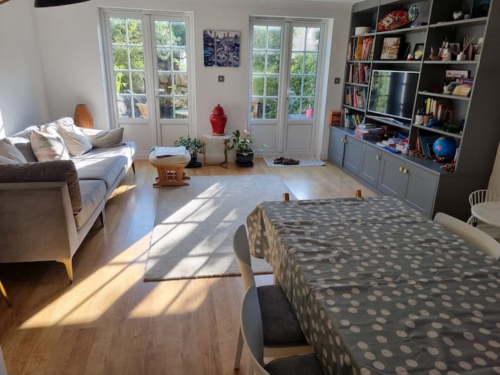 Charming Mews House With Free Parking - Londres