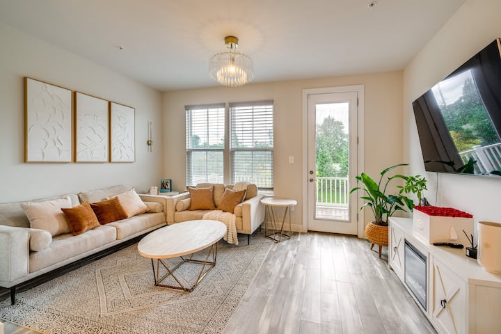 Modern Retreat | 3mi To Stadium, Parking + Metro - Largo, MD