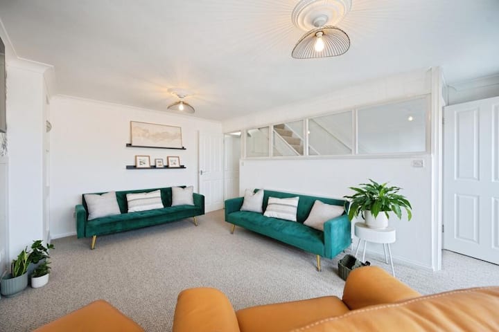 Sunny Townhouse Near The Sea - Hayling Island