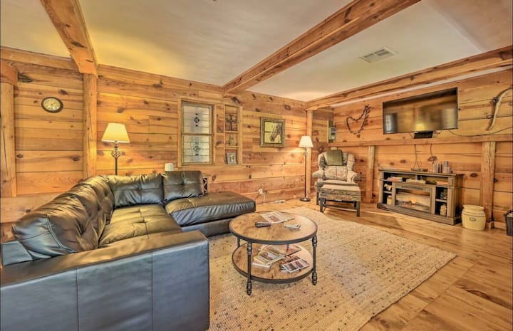 Trout Creek Retreat Rustic Cabin - Munds Park, AZ