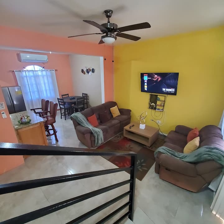 Lovely 2 Bedroom Rental Unit With Free Parking - Montego Bay