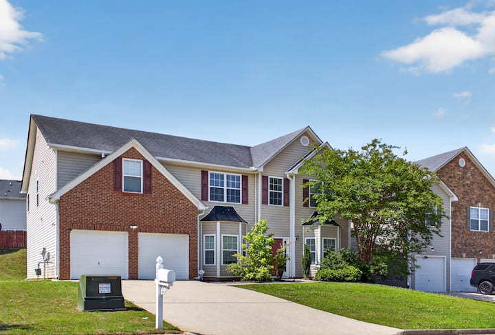 Family Home - Jones Lake, Dallas