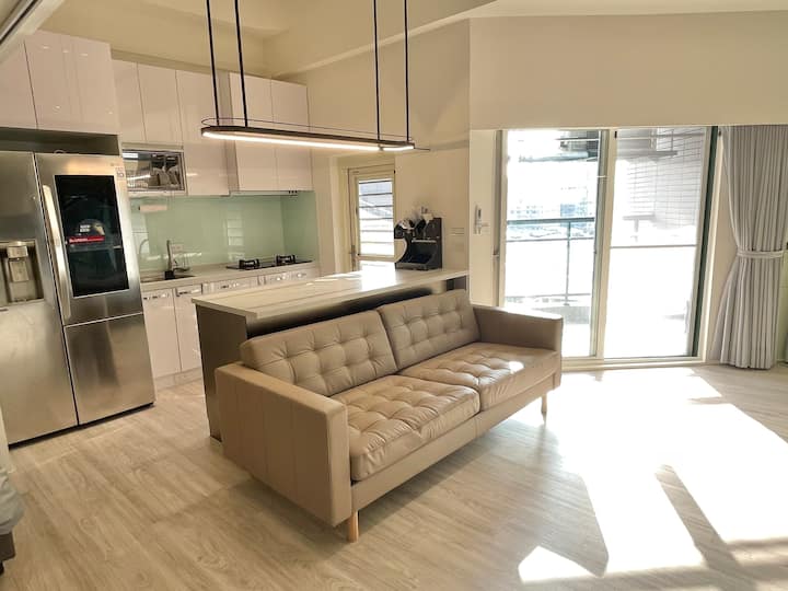 中和景安站中島廚房高樓陽臺附烘乾機24小時飯店式公寓公車在門口 - New Taipei City