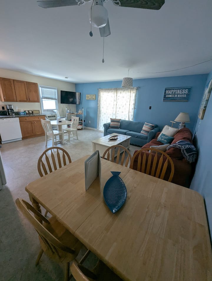3 Bedroom Condo Steps From The Beach. - Ocean City, MD