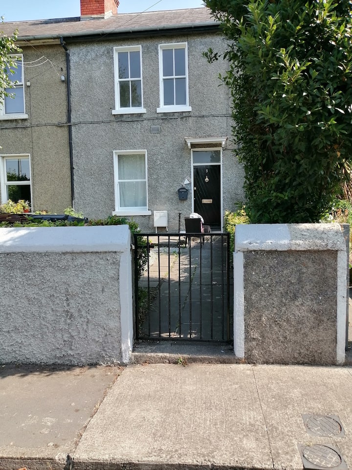 Spacious House & Gardens Just 1 Km To City Center - Dublin