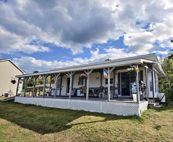 Coyote Inn
Waterfront Paradise Retreat - Nouveau-Brunswick