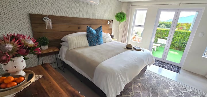 C'est La Vie 5: Self-catering Apartment For Adults - Franschhoek