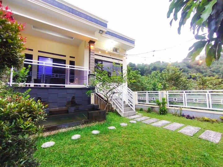 Villa Roaa فيلا رؤى - Cisarua