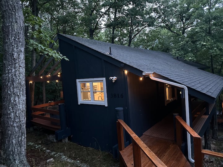 Four Season Treehouse Cabin - Massanutten - Massanutten, VA