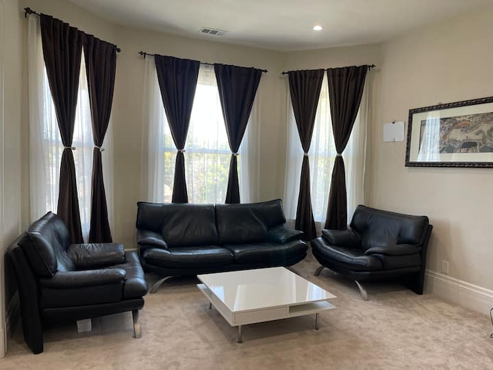 Central Alameda's Only Luxury Victorian 4bd Unit A - Alameda