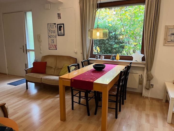 Gemütliche & Liebevoll Eingerichtete Ferienwohnung - Tübingen