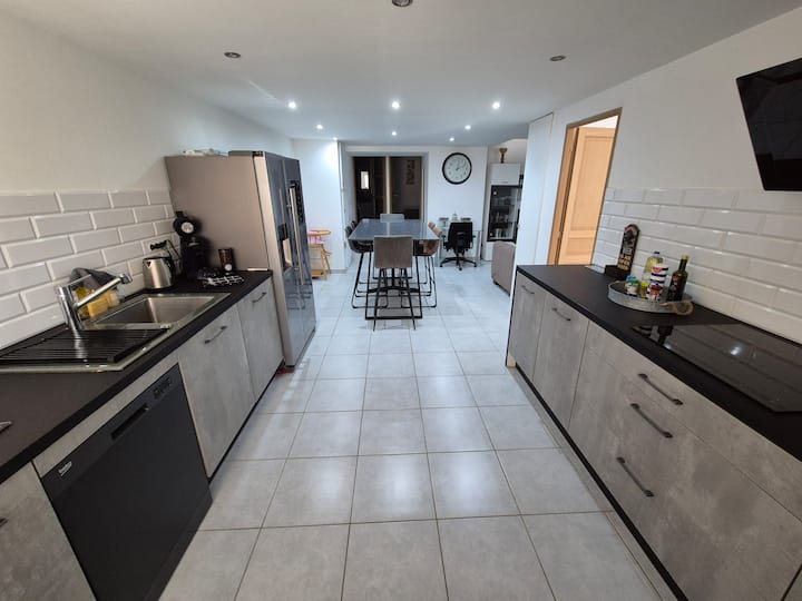 Maison T3, 2 Chambres, Terrasse & Place De Parking - Vitrolles