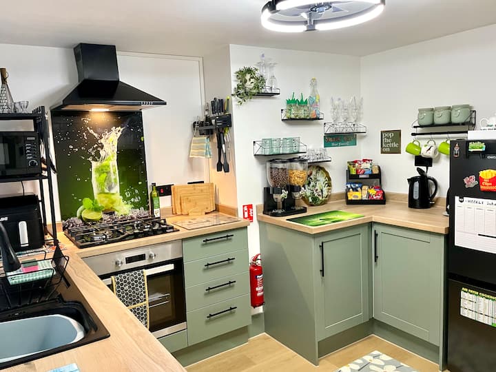 3 Bedroom Home In The Centre Of Caerphilly - Pontypridd