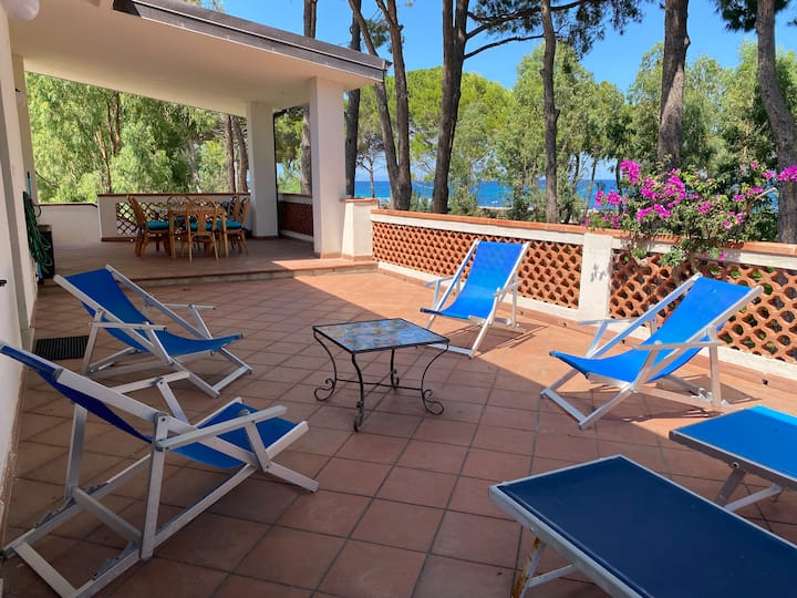 Superbe Villa En Bord De Mer Avec Grand Jardin - Calabria