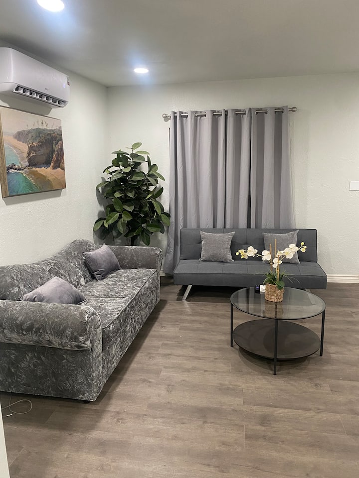 Cute Lake House Cabin - Lake Elsinore, CA