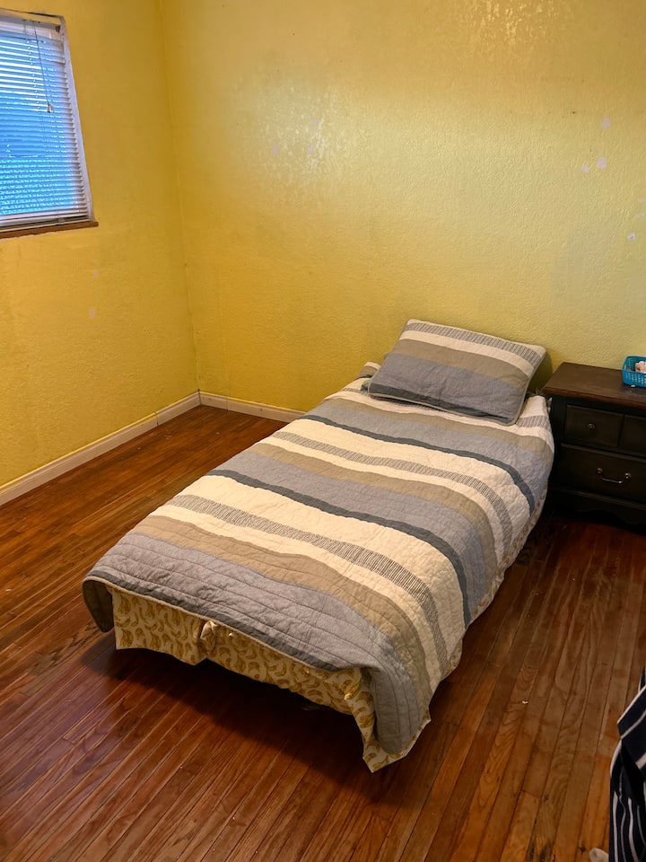 One Bedroom Duplex At Fair Oaks - Folsom, CA