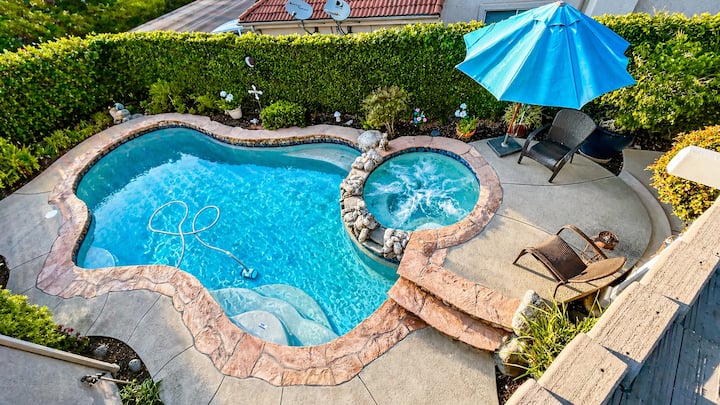 Simi Valley Sanctuary • Pool & Spa • Sleeps 8 - Simi Valley, CA