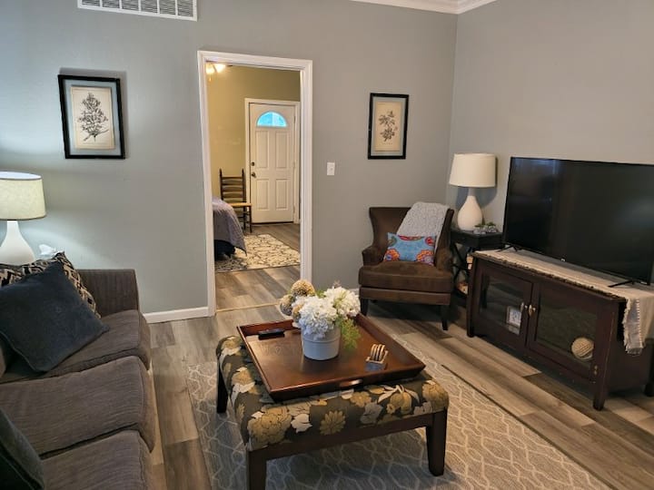 Bright 4br Home Walk To Katy Trail Casino Big Yard - Isle of Capri Casino Hotel Boonville