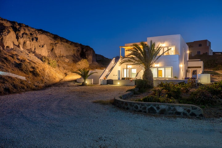 Cozy Beachfront Escape | Sonus Mare 3 - Santorini