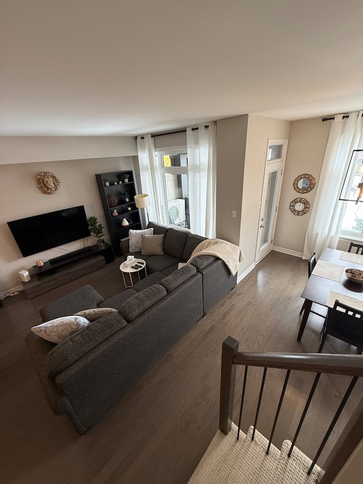 2-bed Pet Friendly House With Parking And Patio - Ottawa