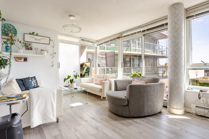 The Pond - The Full Package - North Vancouver