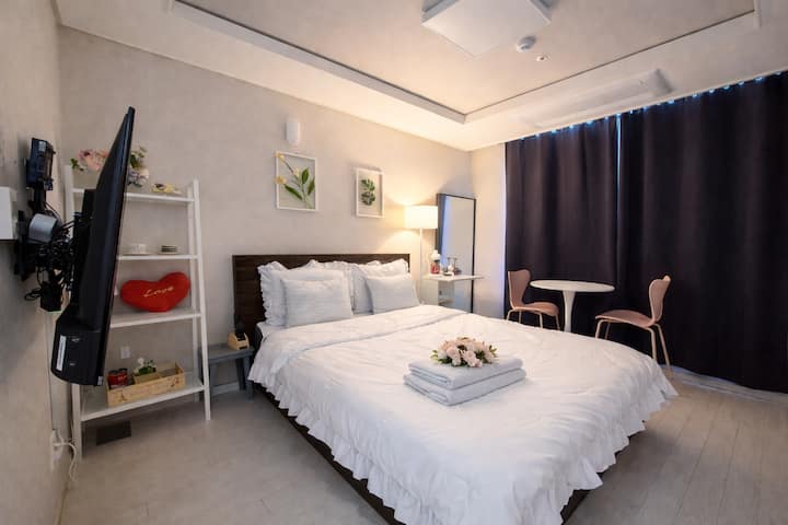 Ll Z House Ll 중앙로역앞  두툼이불 꿀잠침대 스타일러 비데 - Daegu