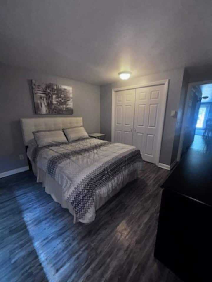 Traveling Nurses Welcome! Clean, Safe & Quiet Area - Appleton, WI