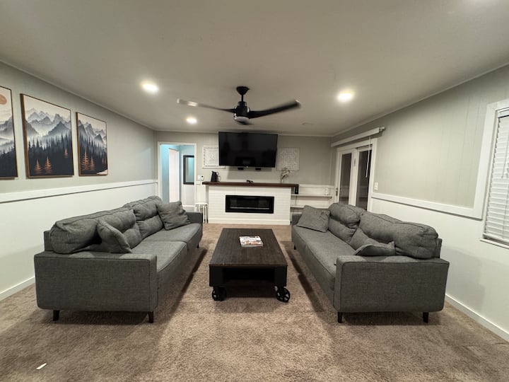 Downtown Edmond Bungalow - Edmond, OK