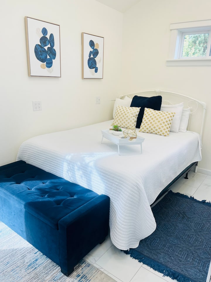 Light & Bright, Private Guest Suite With Hot Tub! - Redmond, OR