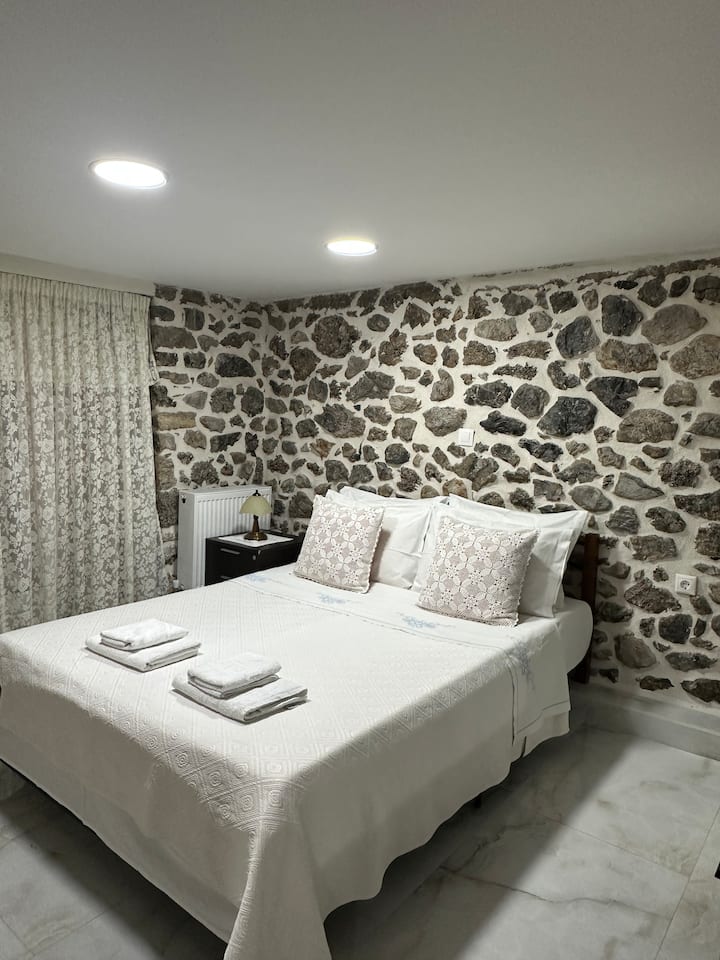 Lovely 2 Bedroom Flat With Balcony And Parking - Greece